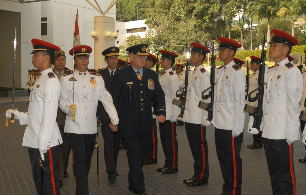 AUSTRALIAN CHIEF OF AIR FORCE RECEIVES PRESTIGIOUS MILITARY MEDAL