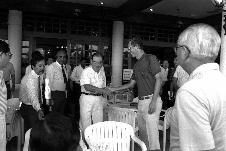 Prime Minister Goh Chok Tong (right) welcoming Taiwan's