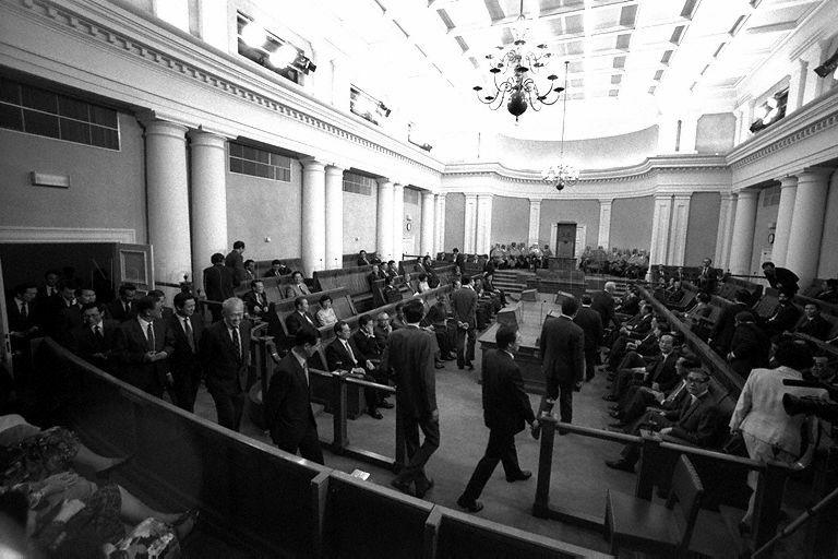 Cabinet ministers arriving for opening of third session of