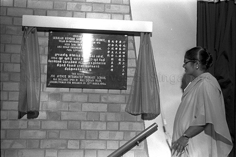 Assemblywoman for Moulmein Mrs Devan Nair unveiling