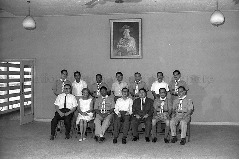 MINISTER FOR EDUCATION ONG PANG BOON POSES FOR A GROUP