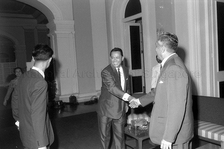 Yang di-Pertuan Negara of Singapore Yusof Ishak (right)