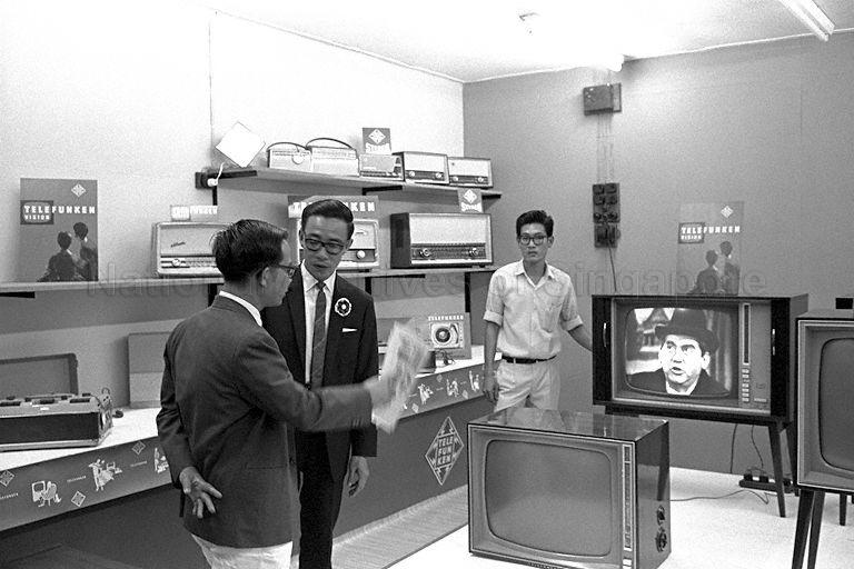 Deputy Prime Minister Dr Toh Chin Chye touring Television