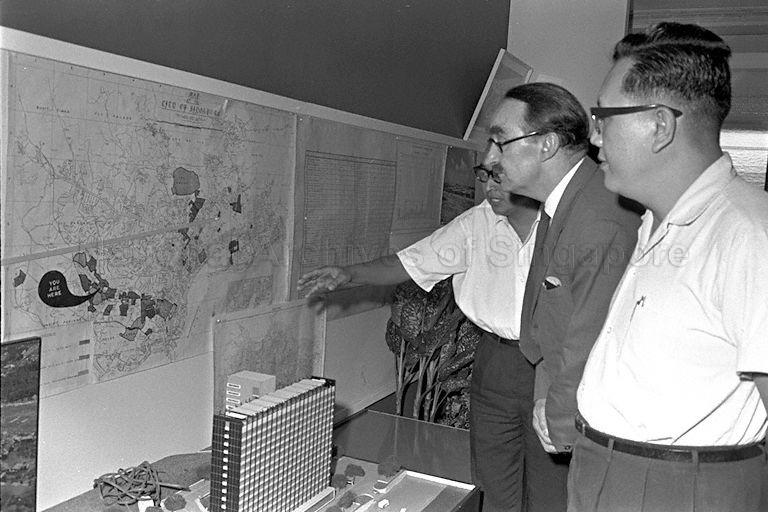 SECRETARY OF SOCIALIST INTERNATIONAL ALBERT CARTHY VISITS