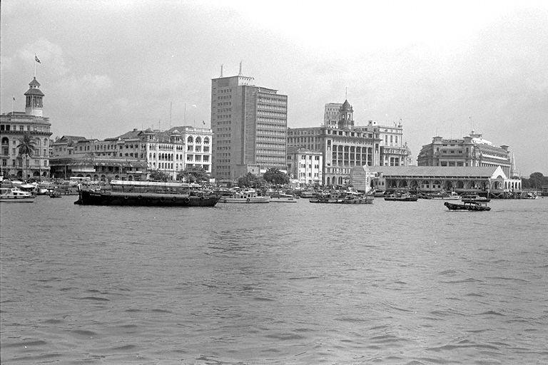 SINGAPORE WATERFRONT - CLIFFORD PIER WITH OCEAN BUILDING