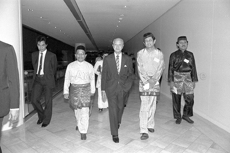 President Wee Kim Wee arriving for the 31st anniversary