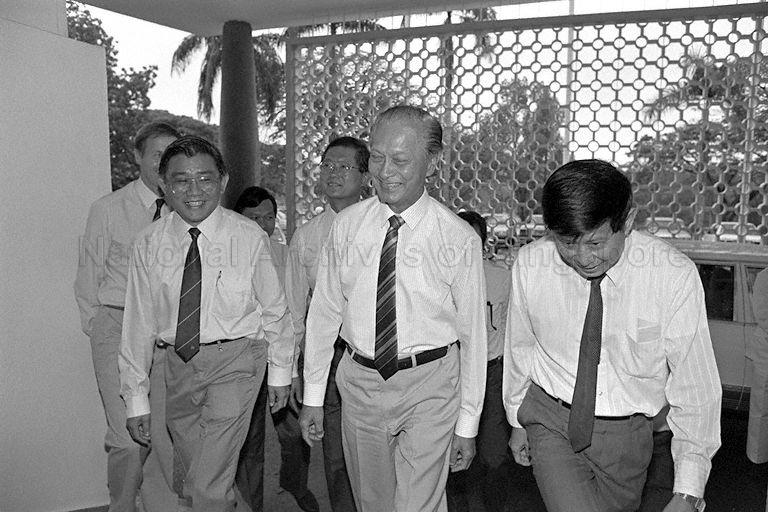 President Wee Kim Wee arriving at Institute of Education (IE