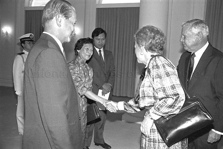 First Lady Mrs Wee Kim Wee welcoming wife of United States