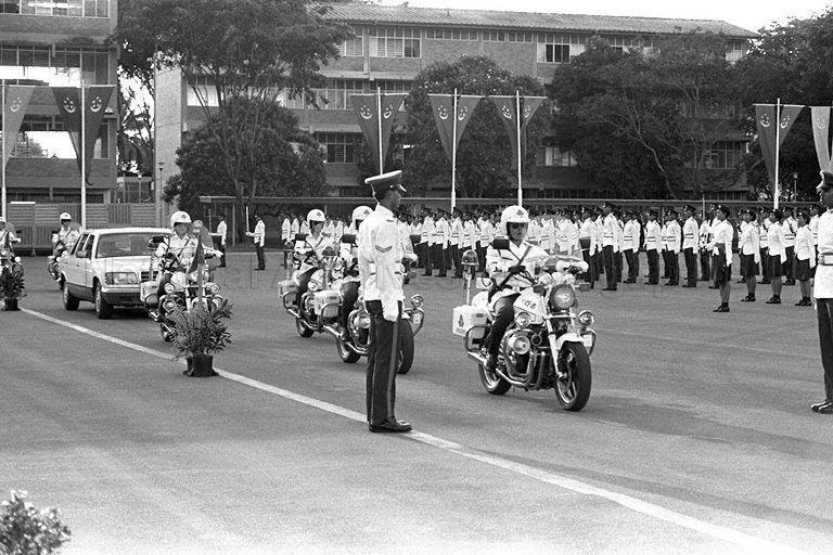 President Wee Kim Wee arriving for Singapore Armed Forces