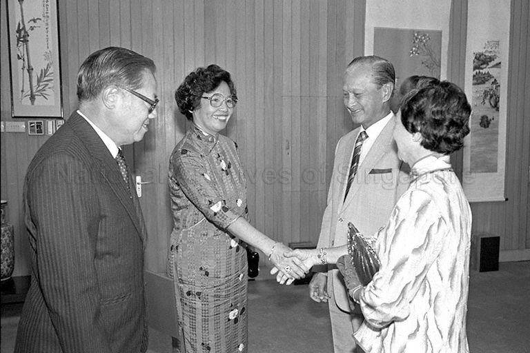 Mrs Chia Cheong Fook greeting First Lady Mrs Wee Kim Wee. Mr