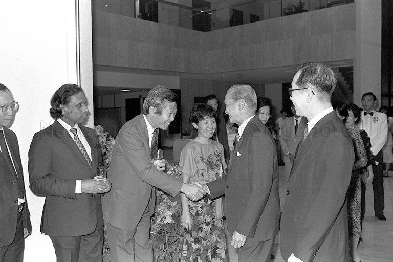 Guests greeting President Wee Kim Wee at National University