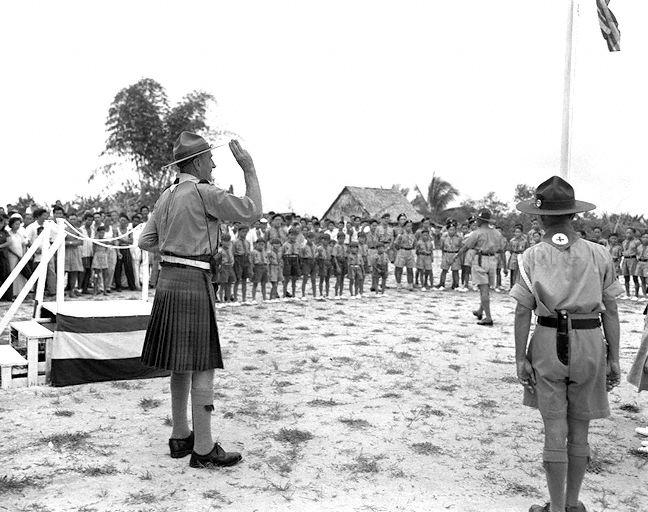 Lord Rowallan (wearing kilt), Chief Scout of the British
