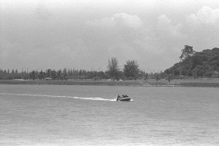 Demonstration by Naval Diving Unit during President Wee Kim
