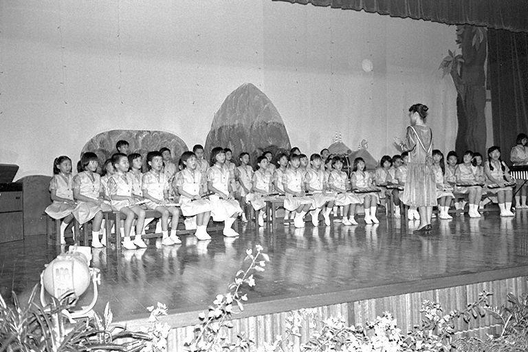 Music performance during opening of Fuhua Primary School by