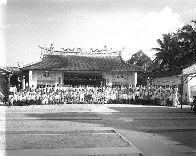 Group photograph taken with Chief Minister Lim Yew Hock