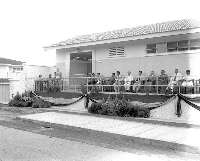 CHIEF MINISTER LIM YEW HOCK OPENS FARRER PARK SWIMMING POOL