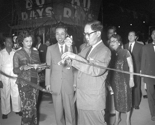 CHIEF MINISTER LIM YEW HOCK OPENS GREAT WORLD TRADE FAIR