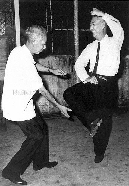 CLANSMEN OF THE KAU LUEN TONG SZE-TO CLAN GUILD DOING TAI-