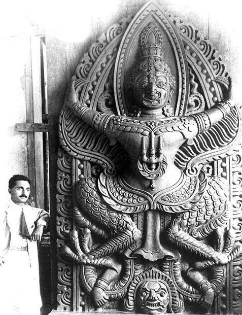 Italian sculptor Rodolfo Nolli with his decorative inlay for