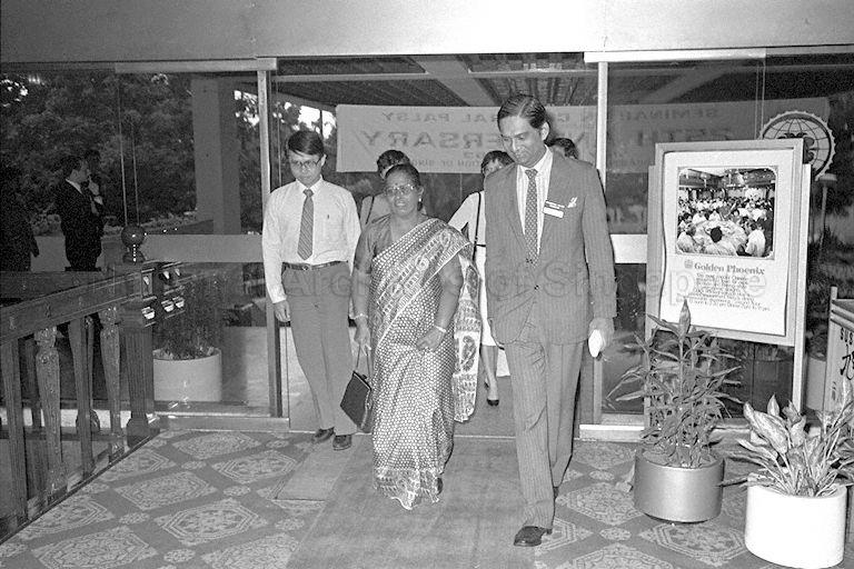 First Lady Mrs Devan Nair arriving for opening of seminar on