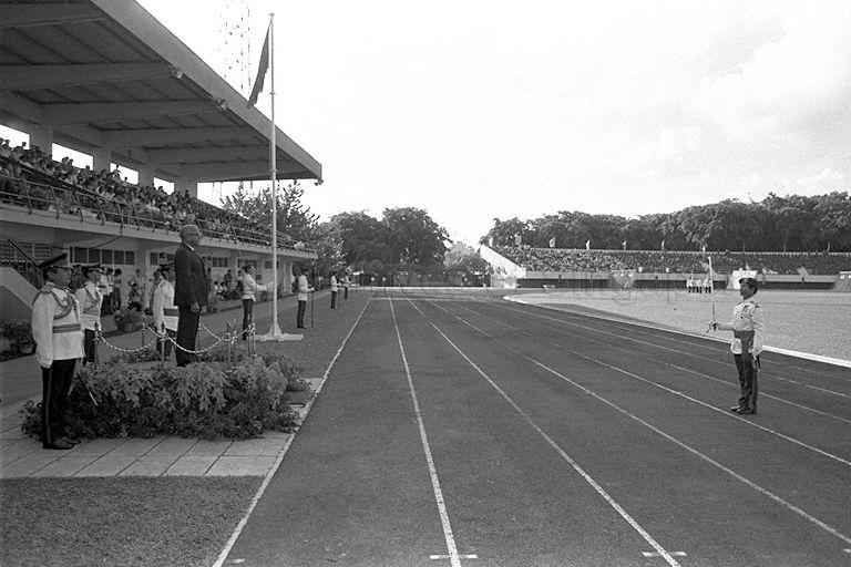 Ceremonial welcome for President Devan Nair who arrives at