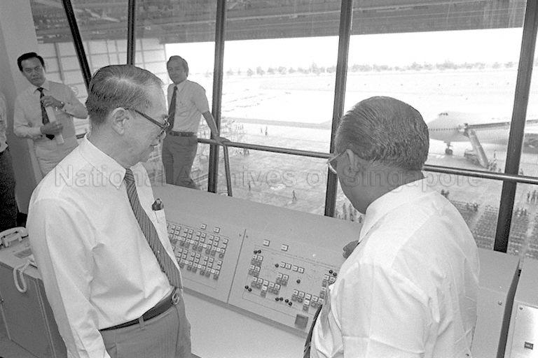 Minister for Finance Hon Sui Sen touring Singapore Airlines