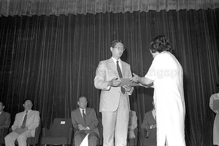 Minister of State for Education Dr Tay Eng Soon presenting