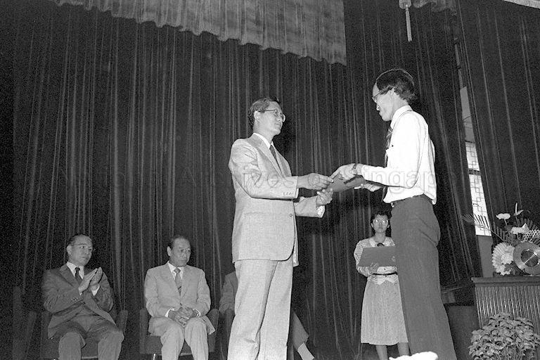 Minister of State for Education Dr Tay Eng Soon presenting