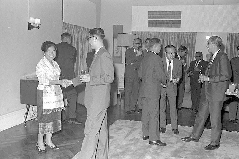 Minister of Education Ong Pang Boon (third from left)