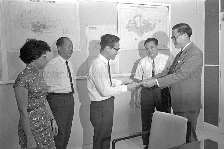 The three "independent" members of the 10-member committee,