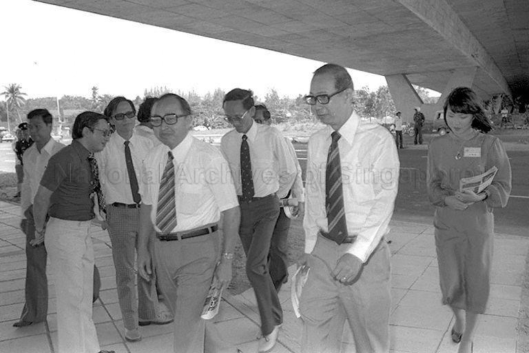Minister for National Development Teh Cheang Wan (centre,