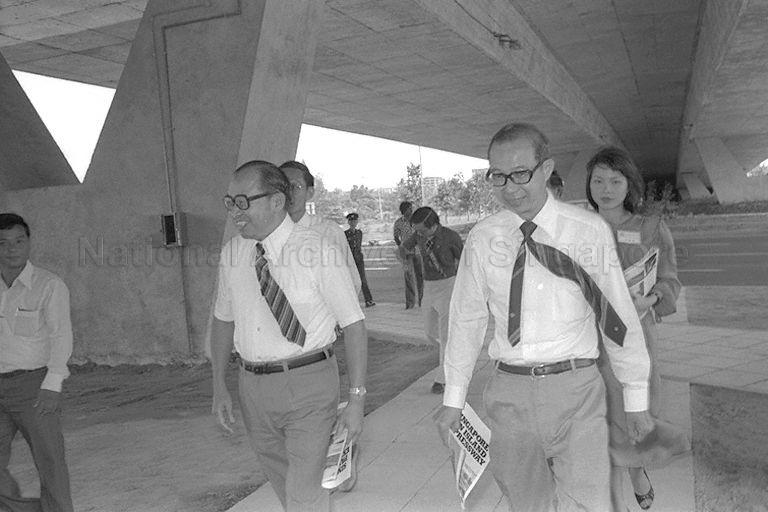 Minister for National Development Teh Cheang Wan (centre,