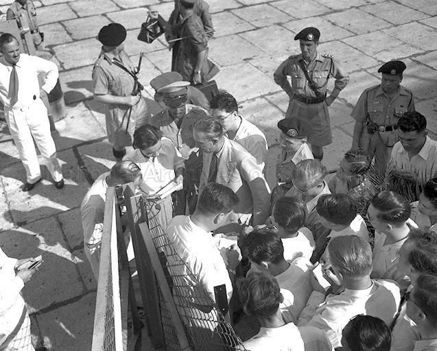 Federation High Commissioner General Sir Gerald Templer