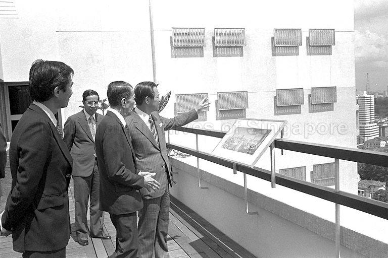 President Dr Benjamin Henry Sheares being shown a panoramic