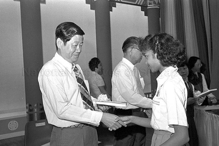 Senior Minister of State for Education Chai Chong Yii (left