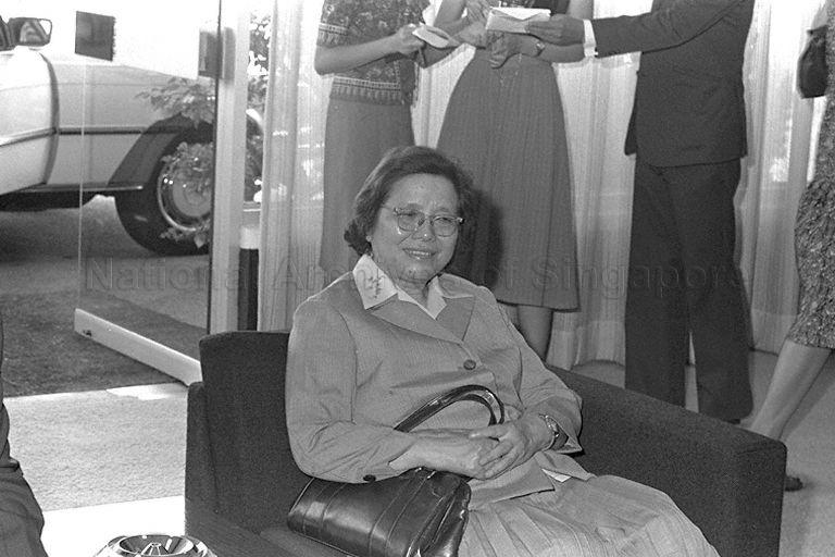 Madam Wei Huantu, wife of Chinese Foreign Trade Minister Li