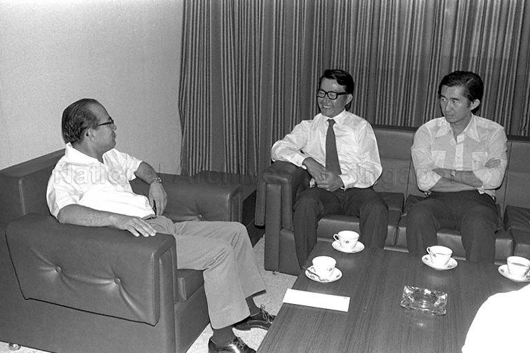 From left, Minister of State for Labour Sia Kah Hui chatting