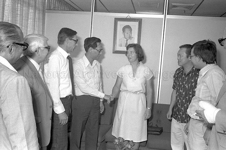 Member of Parliament for Bukit Merah Lim Chee Onn exchanging