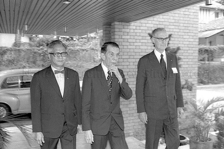 President Dr Benjamin Henry Sheares arriving at Regional