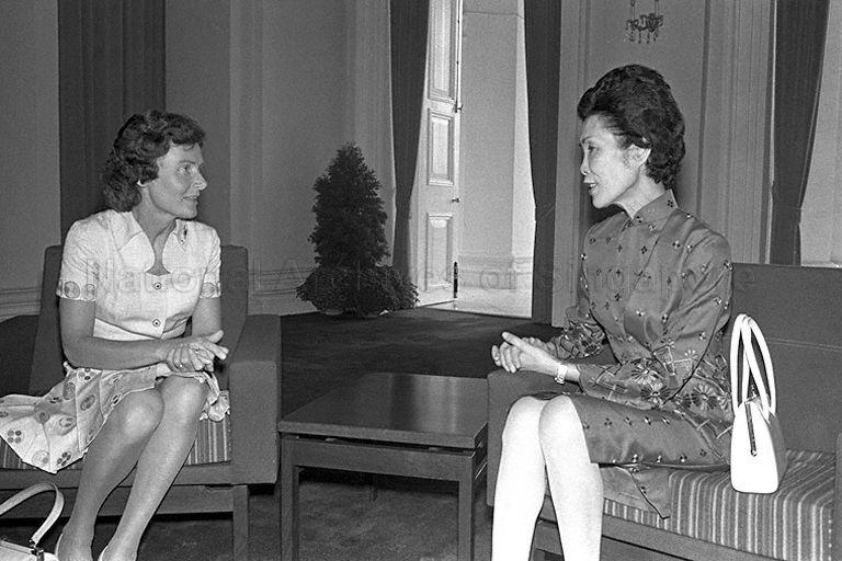 Mrs Thea Muldoon, wife of visiting New Zealand's opposition