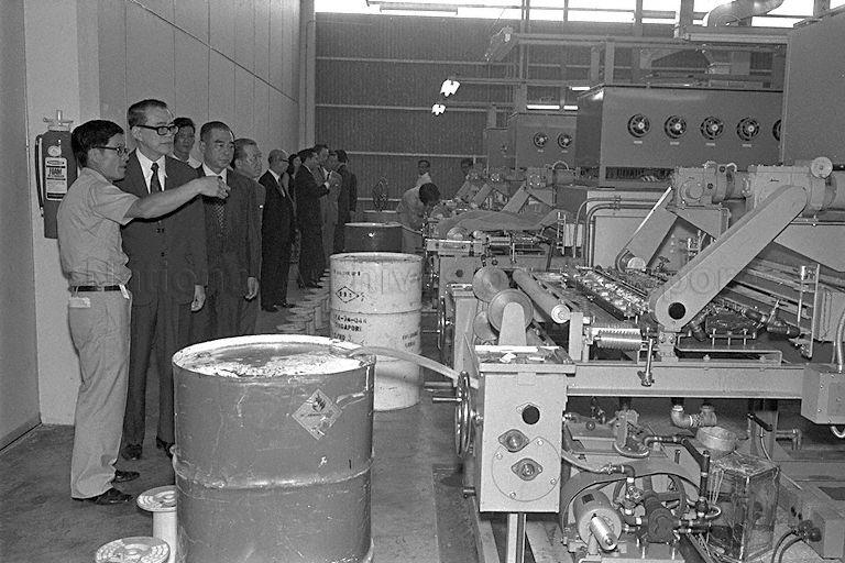 Minister for Finance Hon Sui Sen touring Sumiden Singapore