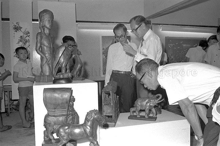 Member of Parliamant for Paya Lebar Tay Boon Too (centre)