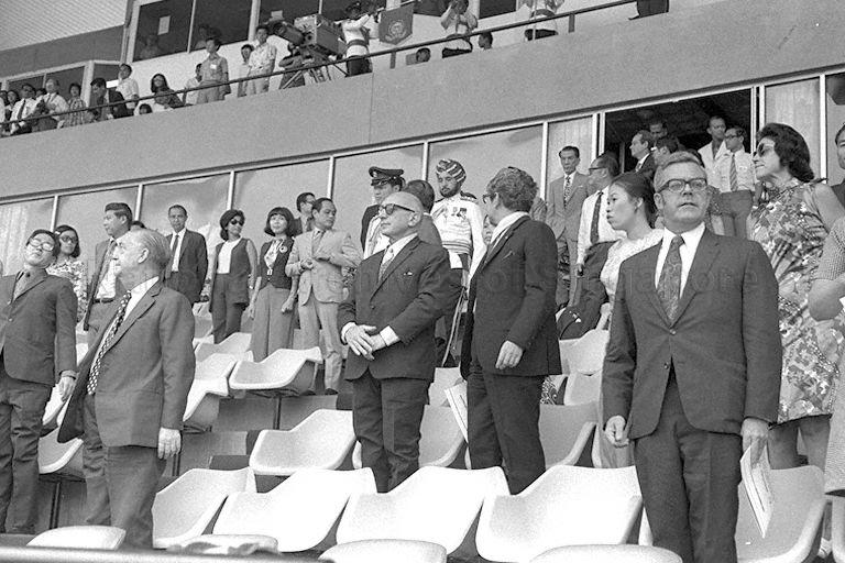 President Dr Benjamin Henry Sheares arriving at National