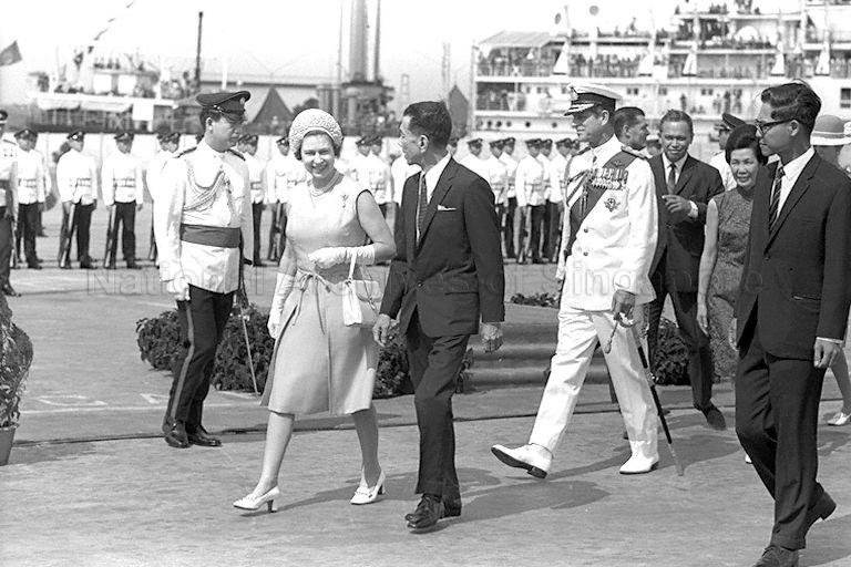 President Benjamin Sheares walking with Queen Elizabeth II
