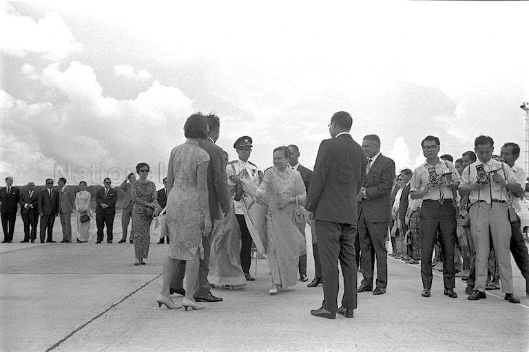 Prime Minister Lee Kuan Yew, Mrs Lee with Chairman of the