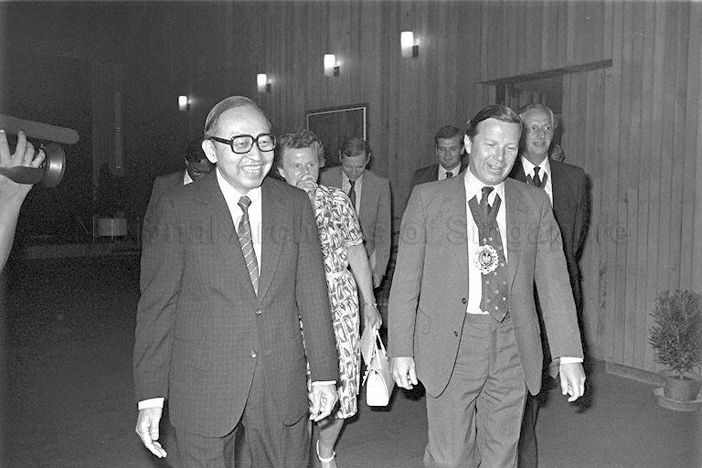 Lord Mayor of London Sir Christopher Leaver (right) meets