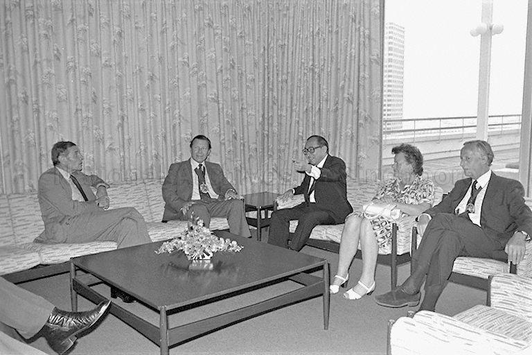 Minister for National Development Teh Cheang Wan (third from