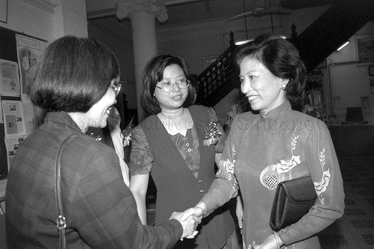 MRS ONG, WIFE OF PRESIDENT ONG TENG CHEONG ARRIVING FOR THE
