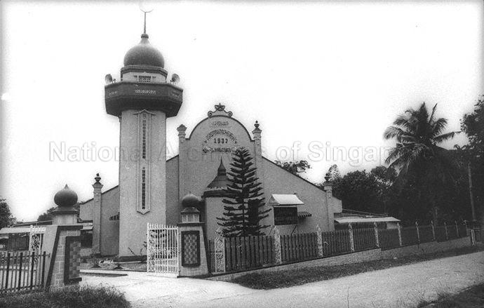Alkaff Mosque at Jalan Abdul Manan. It later moved to Bedok