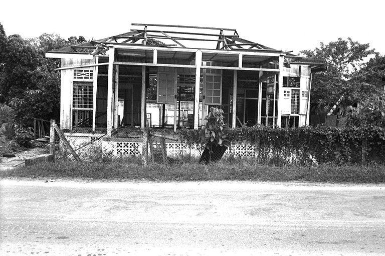 A DILAPIDATED HOUSE AT JALAN EUNOS KAMPONG MELAYU MALAY